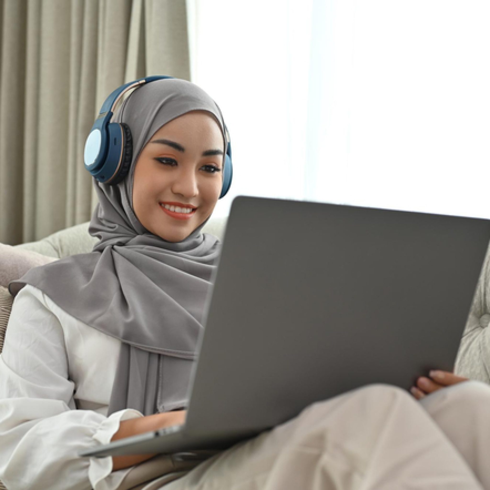 Best Online School in UAE for Academic Excellence - K8 School